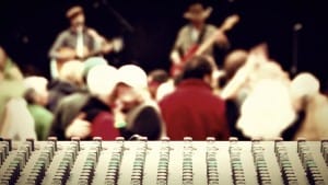 Come scrivere una canzone: tutorial con esempi pratici